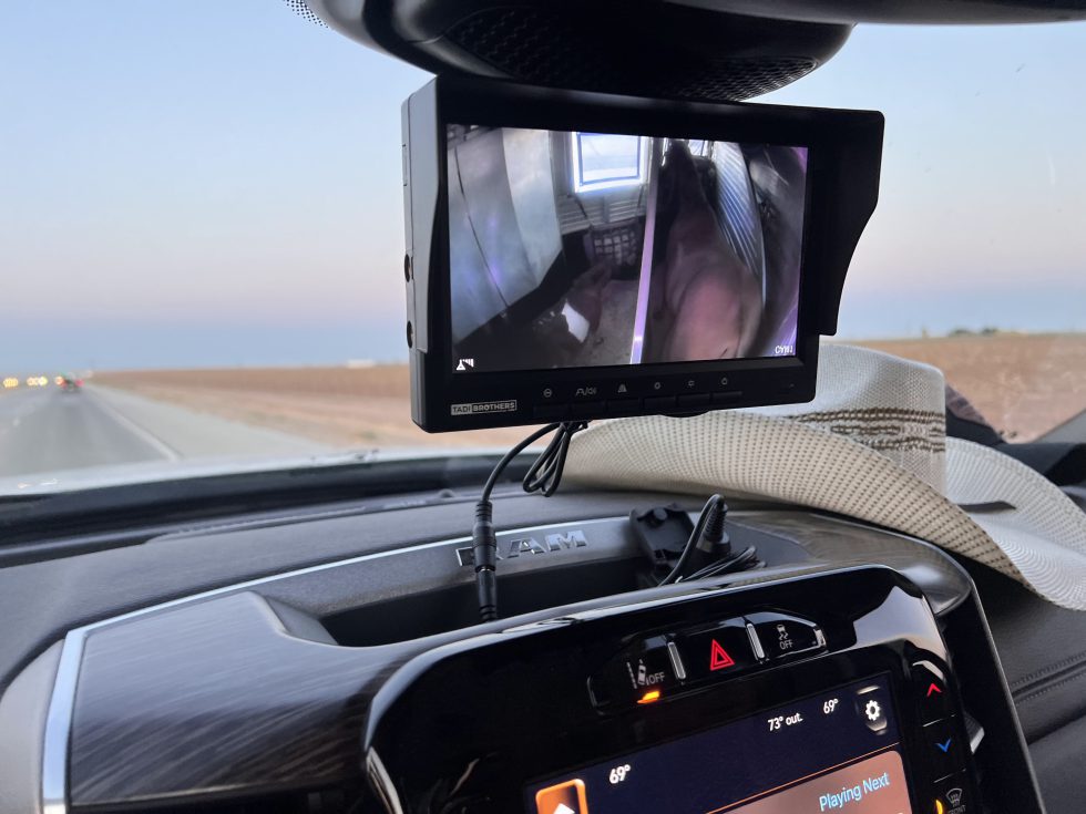How to Mount a 7-inch Monitor on Your Car Roof